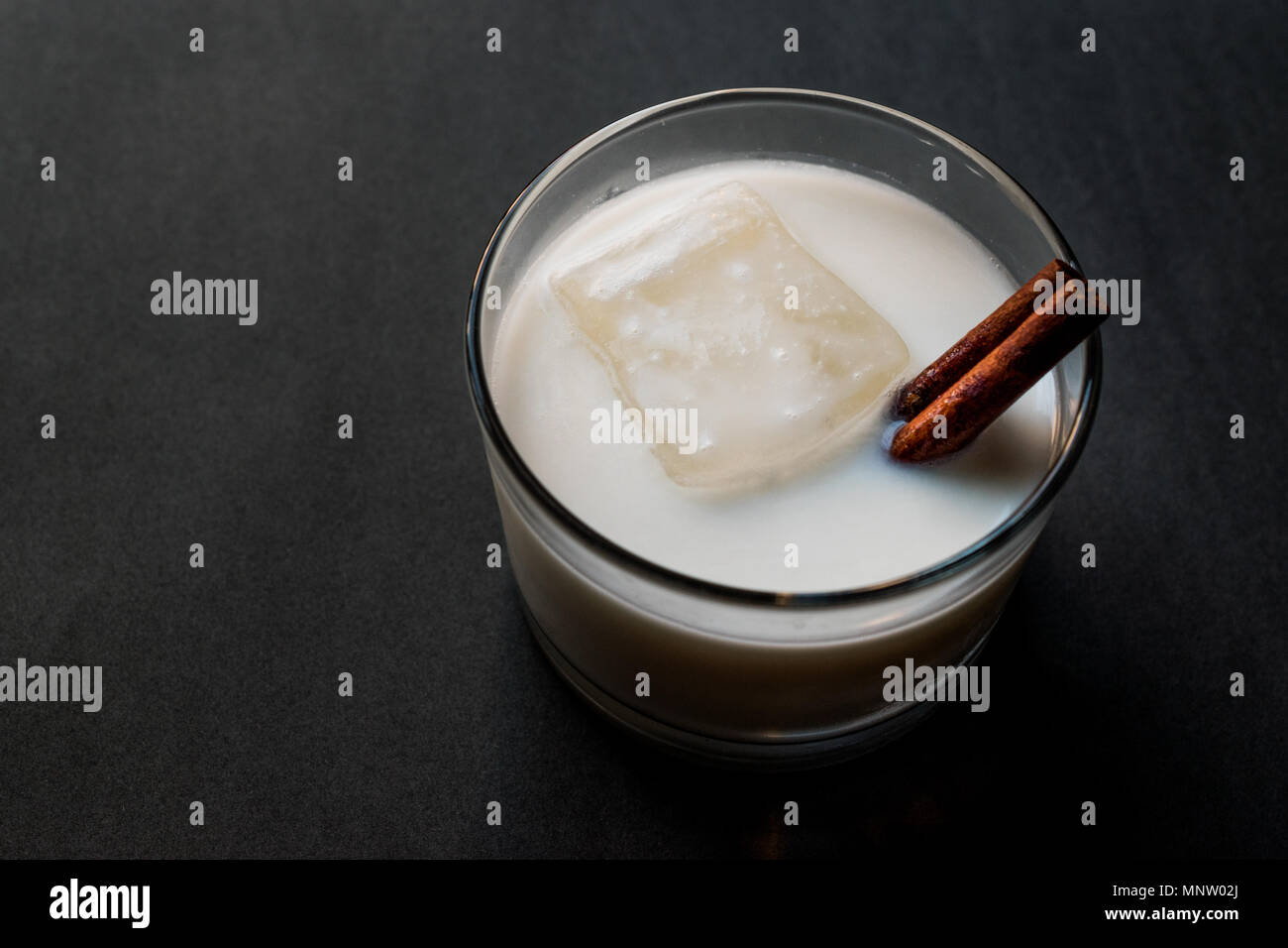 Horchata with Cinnamon stick and ice. Organic Beverage Stock Photo - Alamy