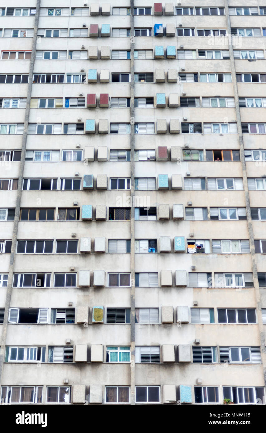 High rise apartment block havana hi-res stock photography and images ...
