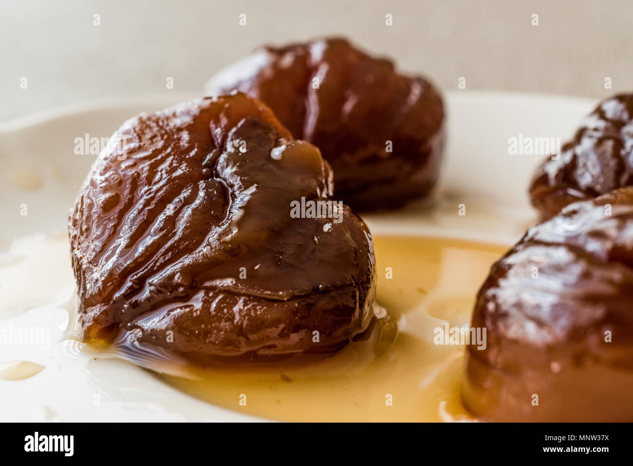 Kestane sekeri hi-res stock photography and images - Alamy