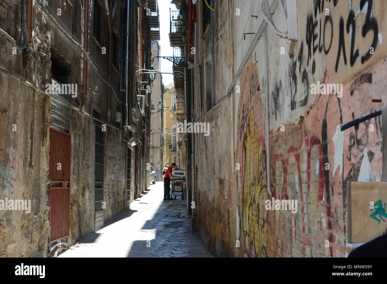 Alleys of palermo hi-res stock photography and images - Alamy
