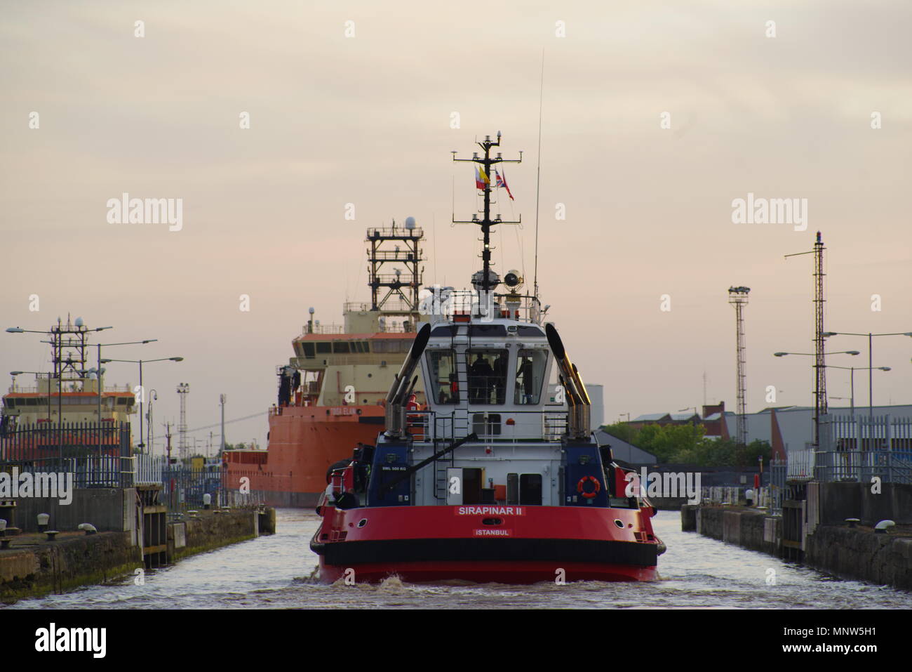 SMS Towage's new tug Sirapinar ll arrives at and enters the lock at ...