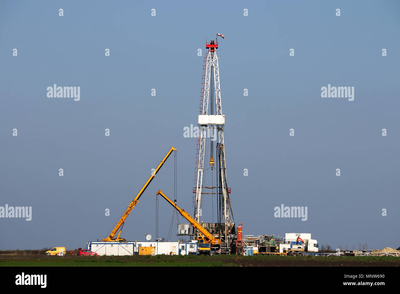 Drilling rig cranes hi-res stock photography and images - Alamy