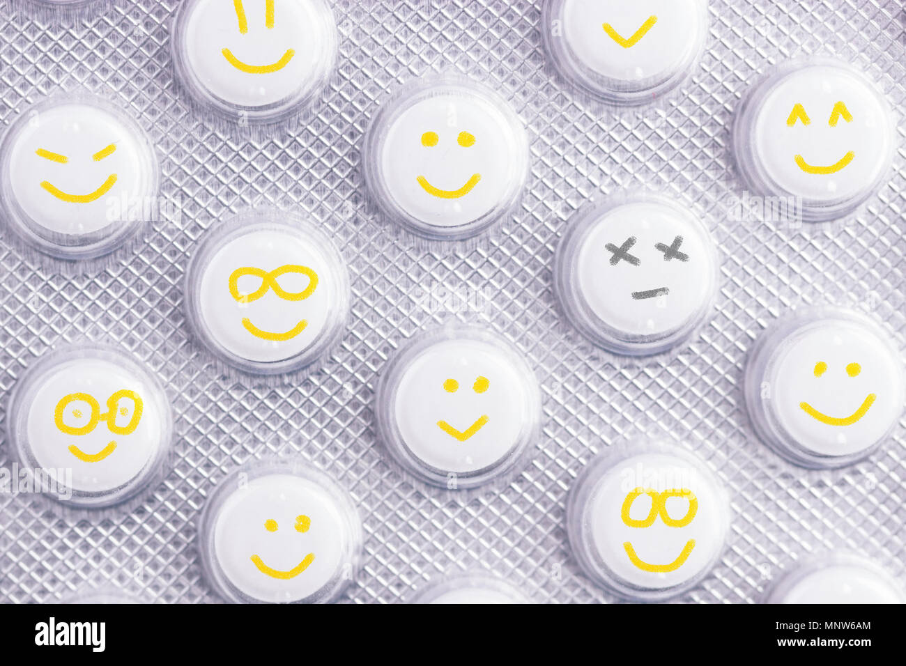 Back of tablet packet hi-res stock photography and images - Alamy