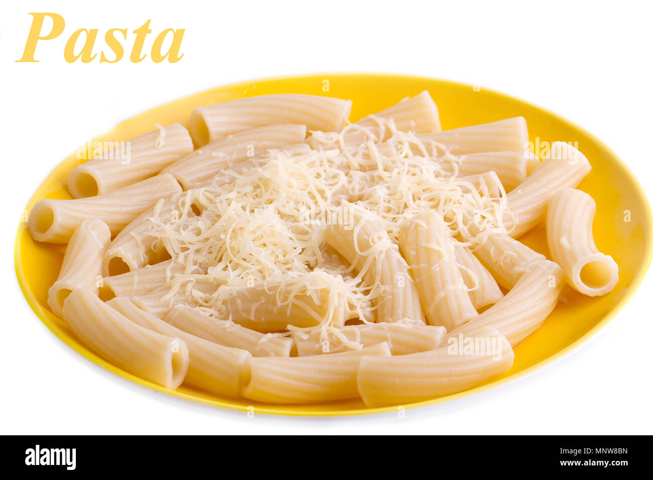 Yellow plate with macaroni and cheese, isolate Stock Photo - Alamy
