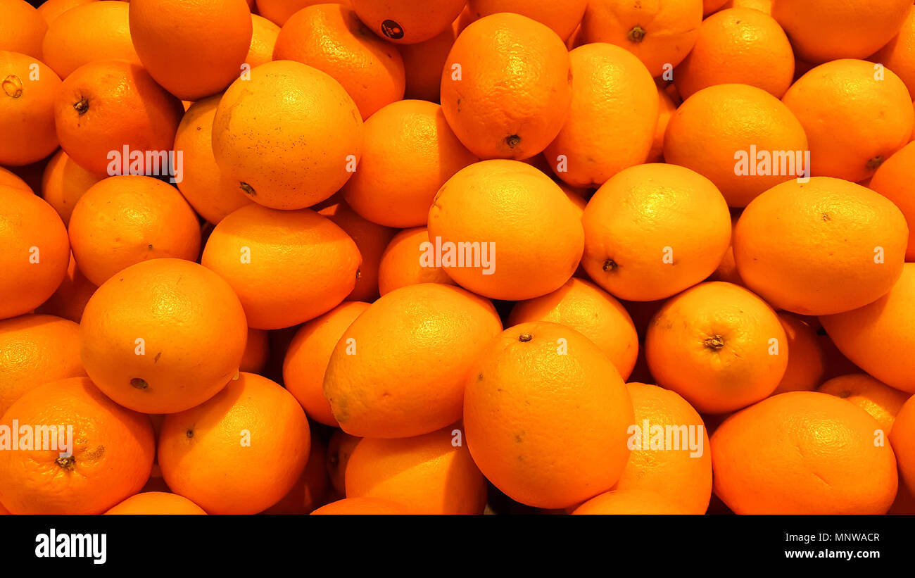 Group of oranges hi-res stock photography and images - Alamy