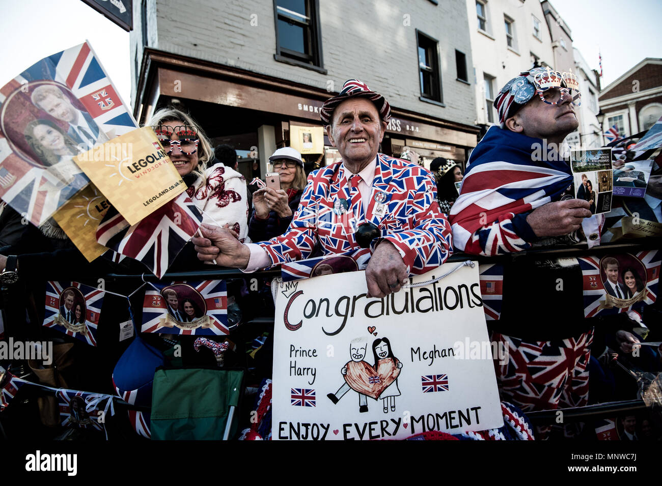 Windsor, UK. 19th May, 2018. A Royal fan seen dressed up with the union ...