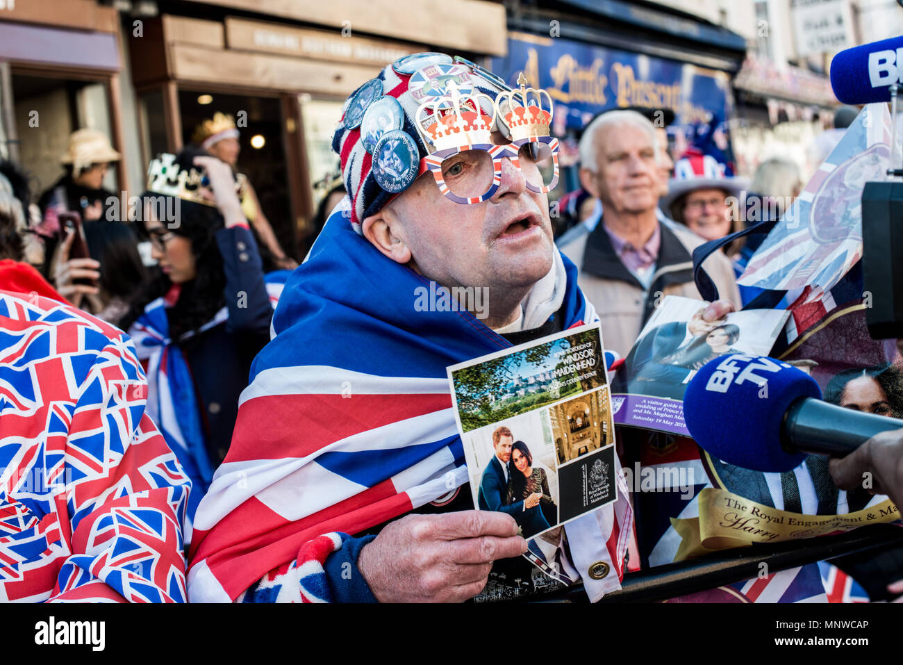 Windsor, UK. 19th May, 2018. A royal fan seen at the Royal wedding day ...