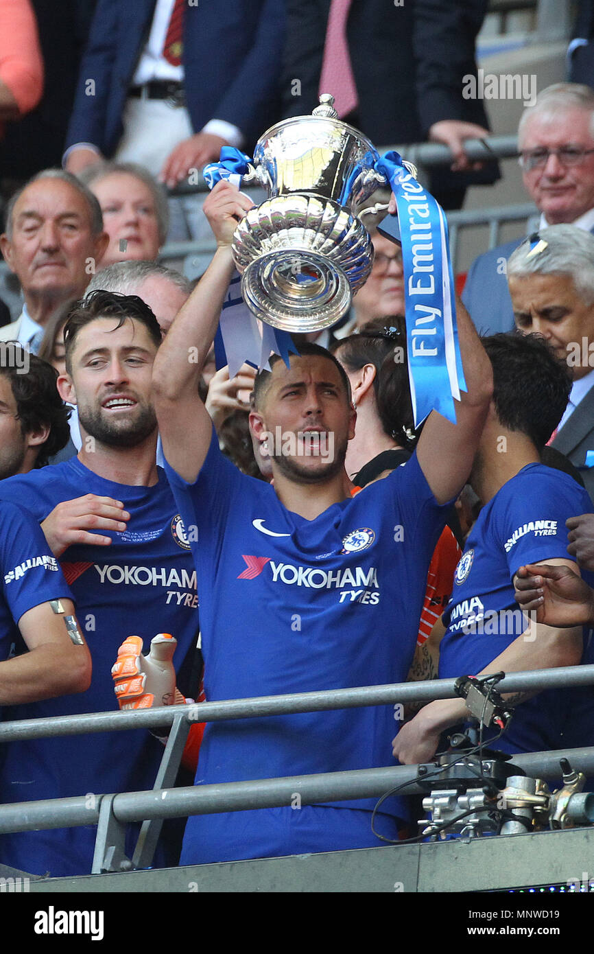 Eden hazard chelsea trophy hi-res stock photography and images - Alamy