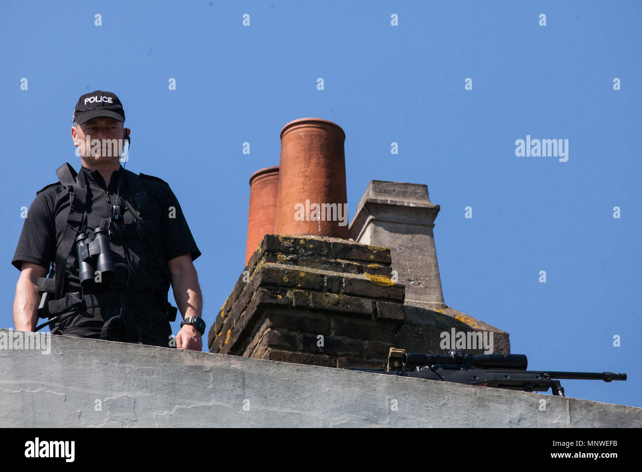 Sniper police uk hi-res stock photography and images - Alamy