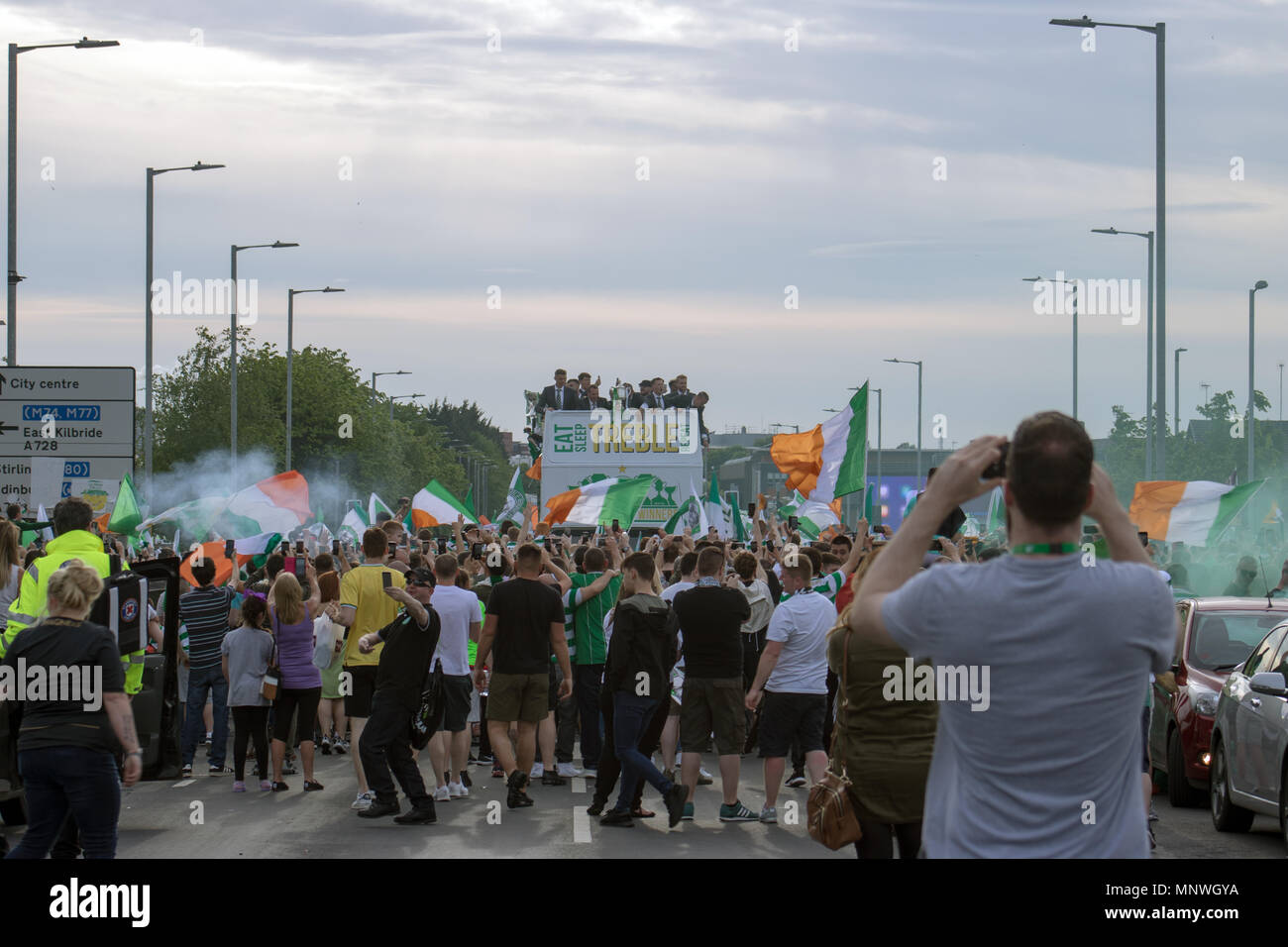 Glasgow celtic fans hi-res stock photography and images - Alamy