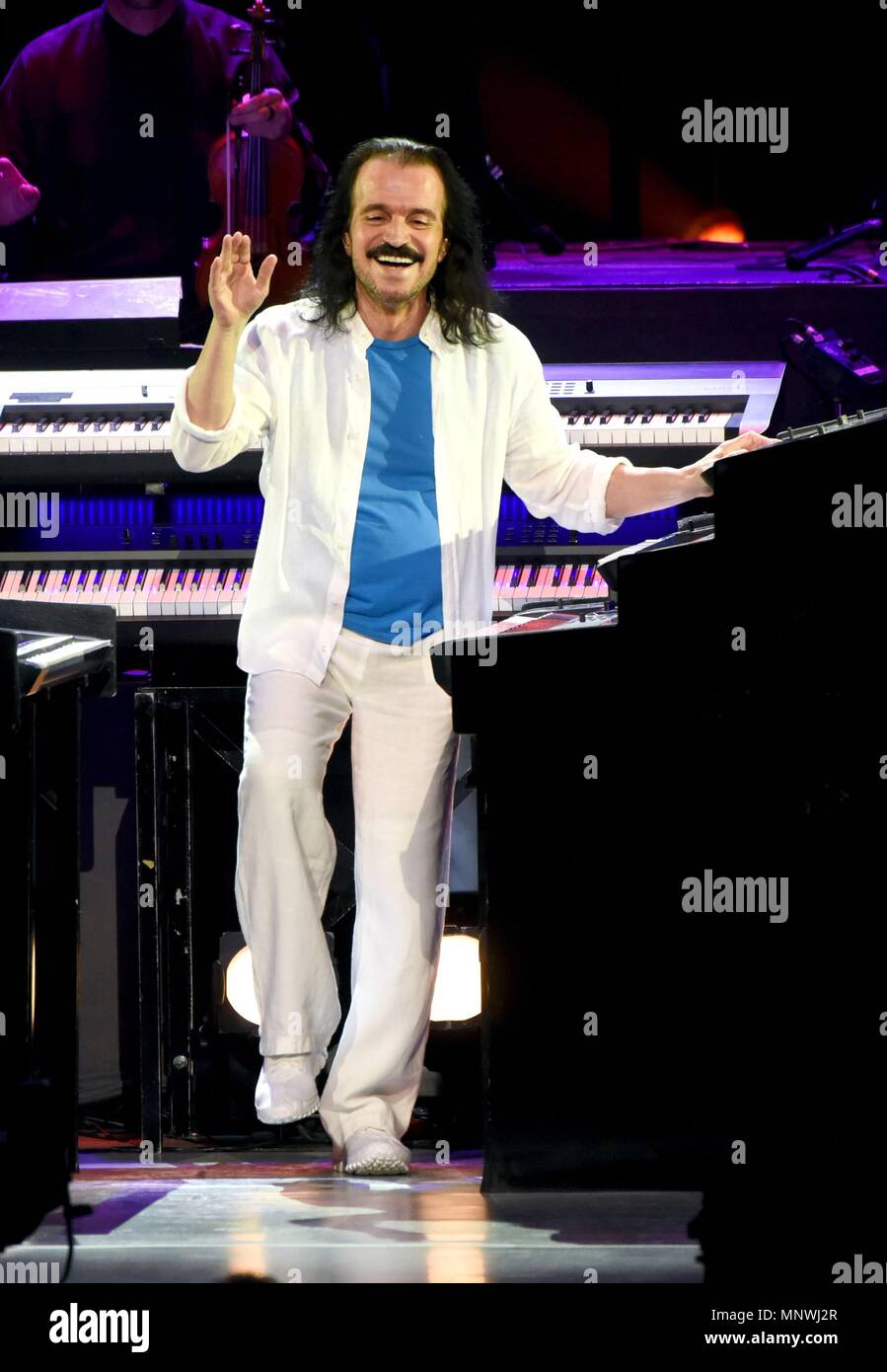 Yanni 25 acropolis anniversary concert tour hi-res stock photography ...