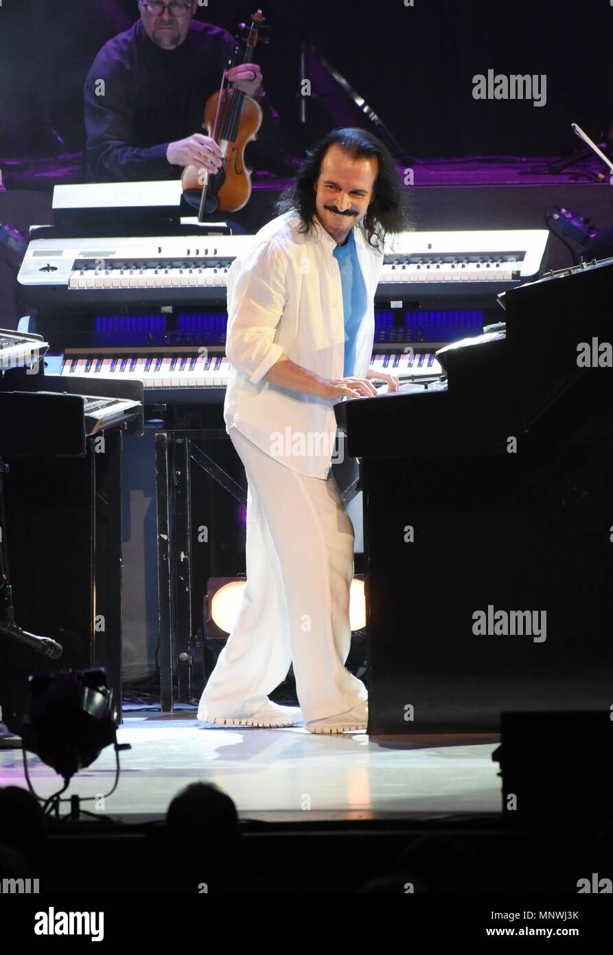 Yanni 25 acropolis anniversary concert tour hi-res stock photography ...