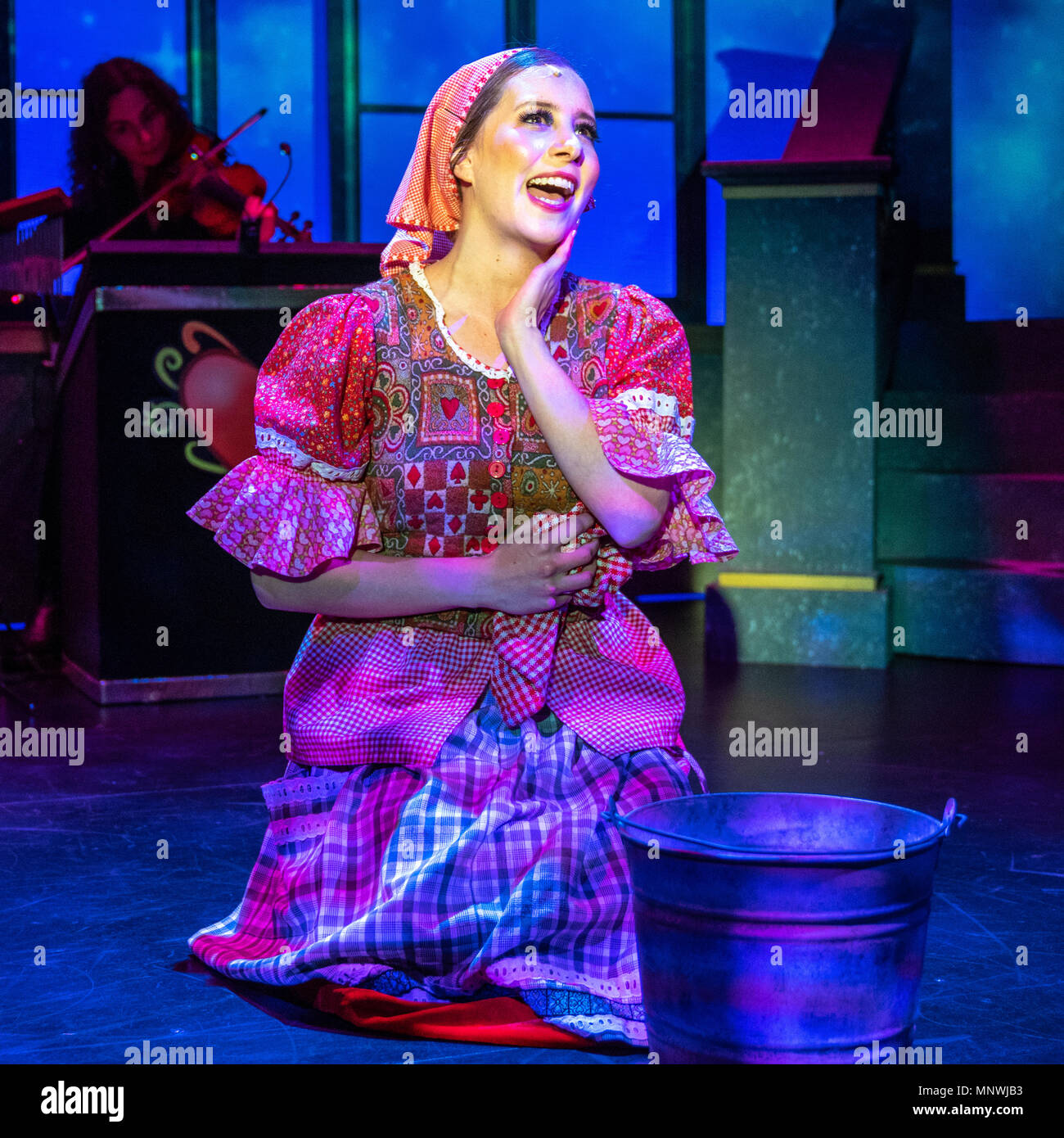 Cinderella stage production hi-res stock photography and images - Alamy