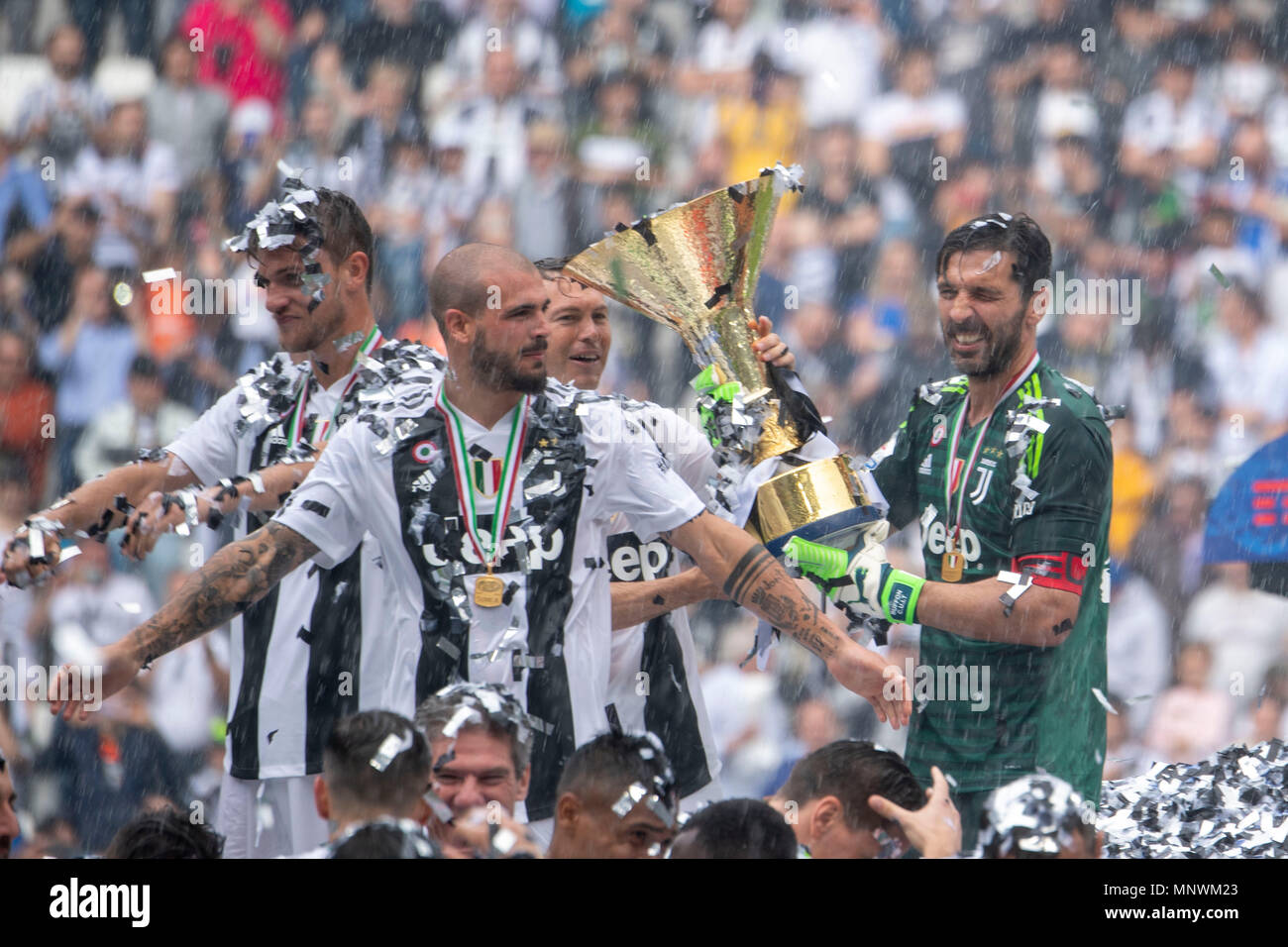 Gianluigi buffon trophy hi-res stock photography and images - Alamy