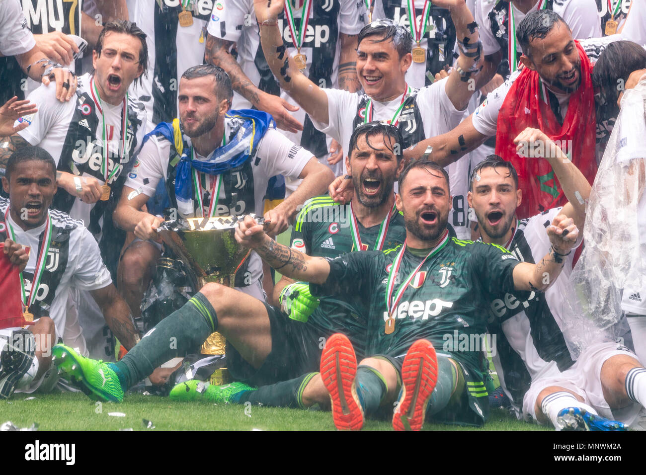 Gianluigi buffon trophy hi-res stock photography and images - Alamy