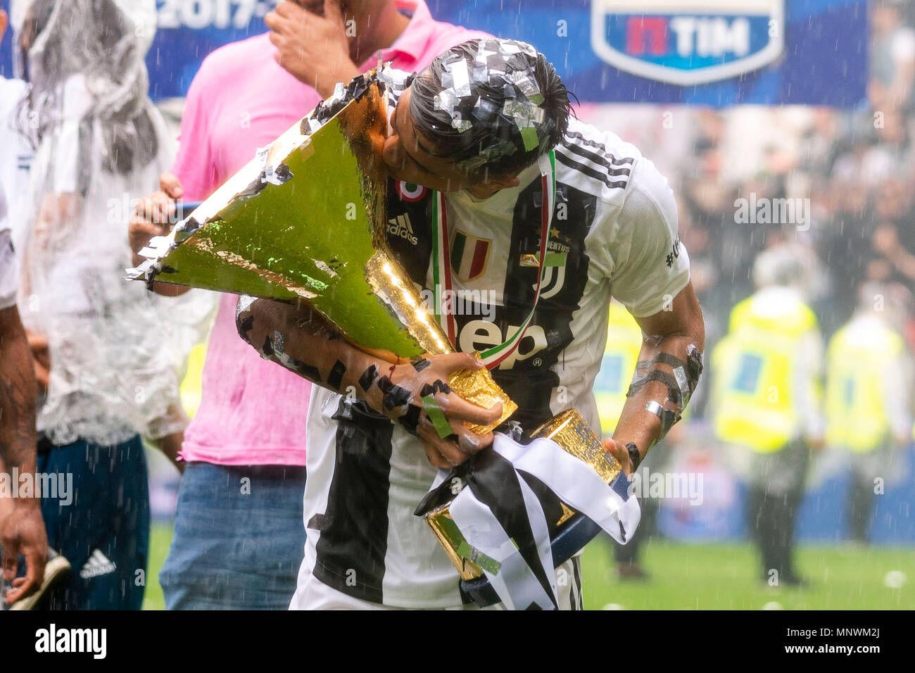 Dybala trophy hi-res stock photography and images - Alamy