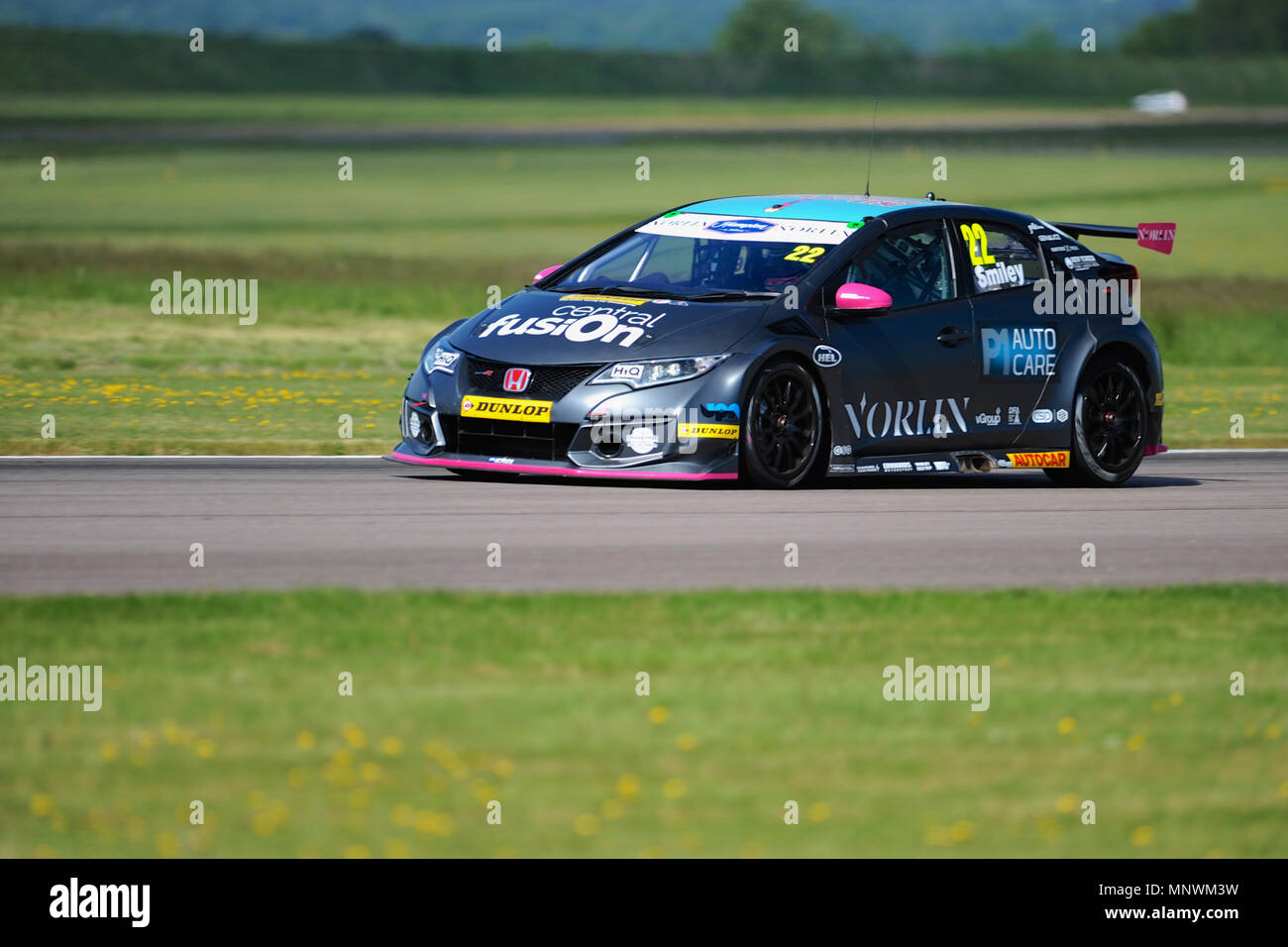 Sam Smelt (AmDtuning/Cobra Exhausts) racing at Thruxton Race Circuit ...