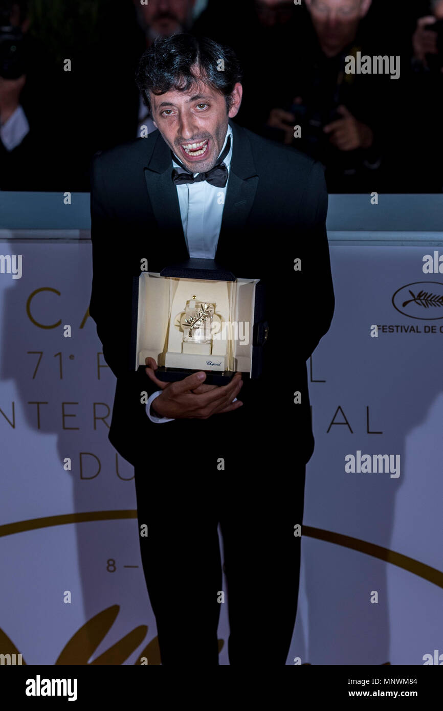 Cannes, France. 19th May 2018. actor Marcello Fonte poses with the Best ...