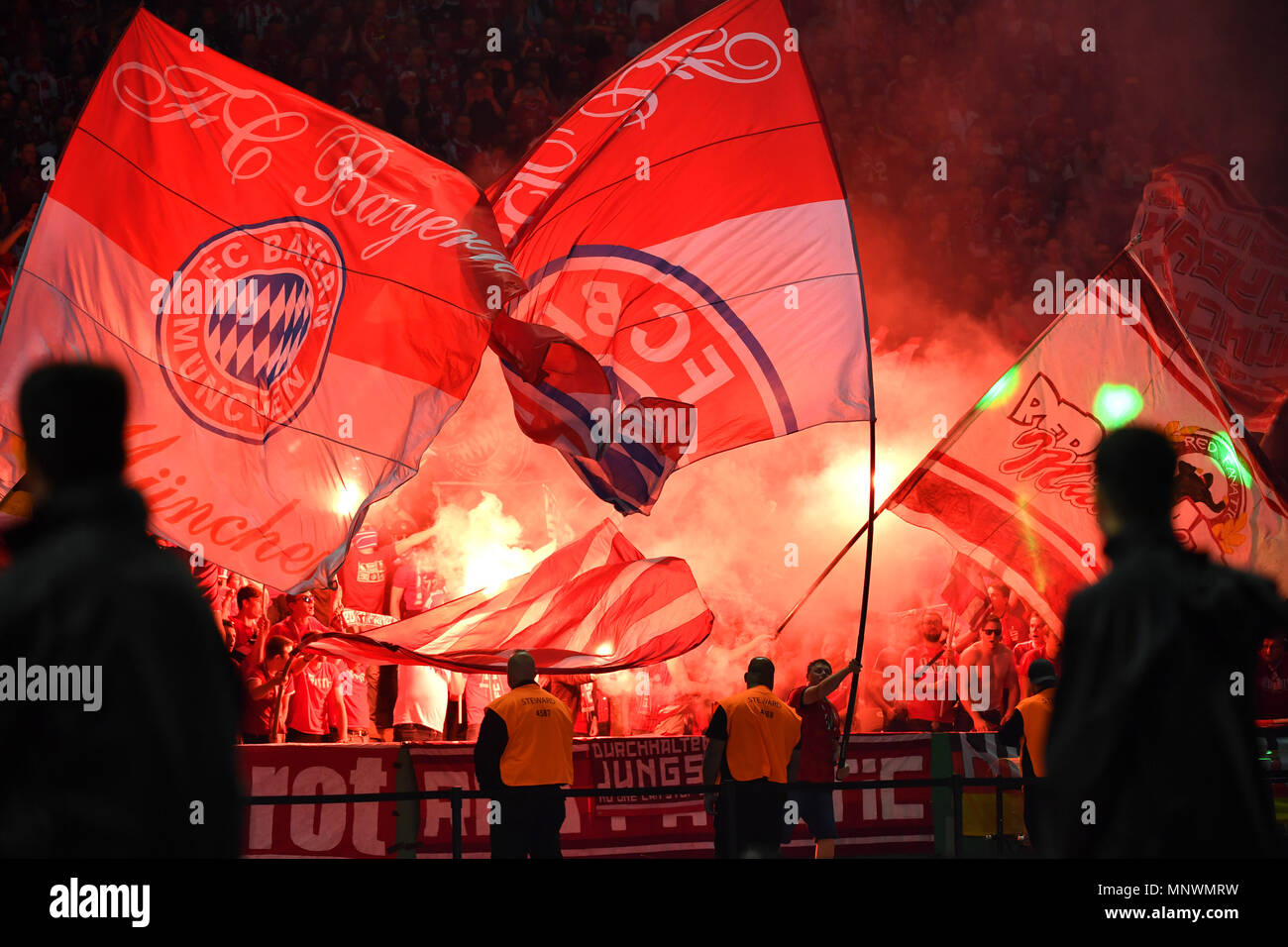 Berlin, Deutschland. 19th May, 2018. Pyrotechnics, fireworks, fire ...
