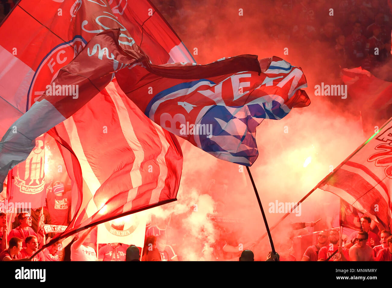Berlin, Deutschland. 19th May, 2018. Pyrotechnics, fireworks, fire ...