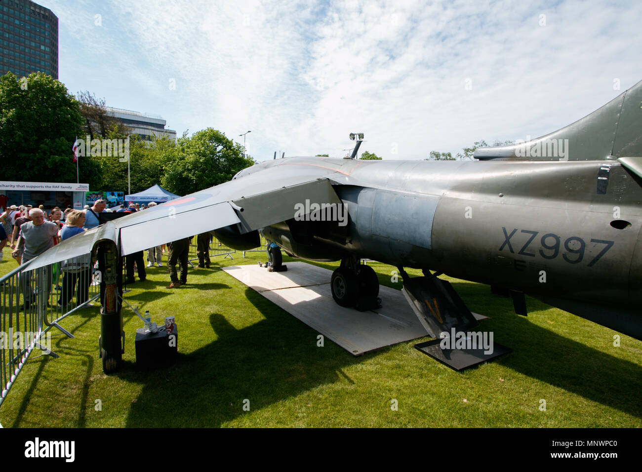 City Hall, Cardiff, South Wales, UK. 20 May 2018. UK weather: Warm ...
