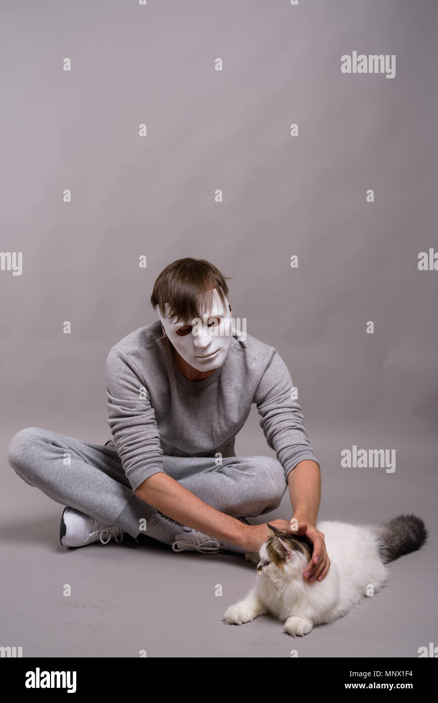 Man wearing cat mask hi-res stock photography and images - Alamy