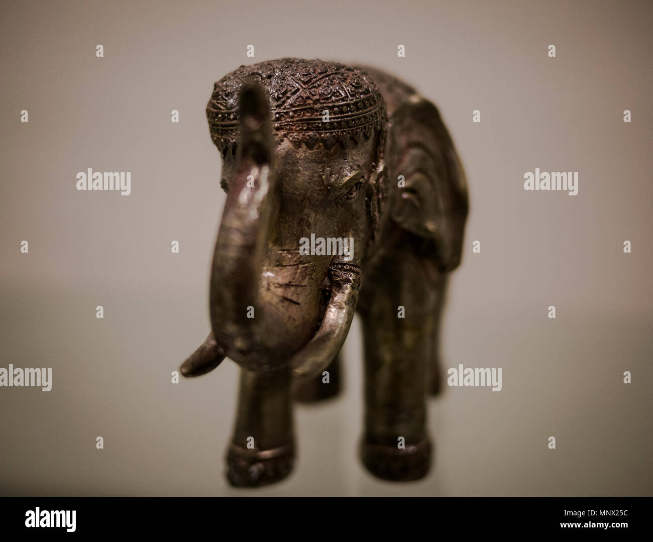 Metal elephant hi-res stock photography and images - Alamy