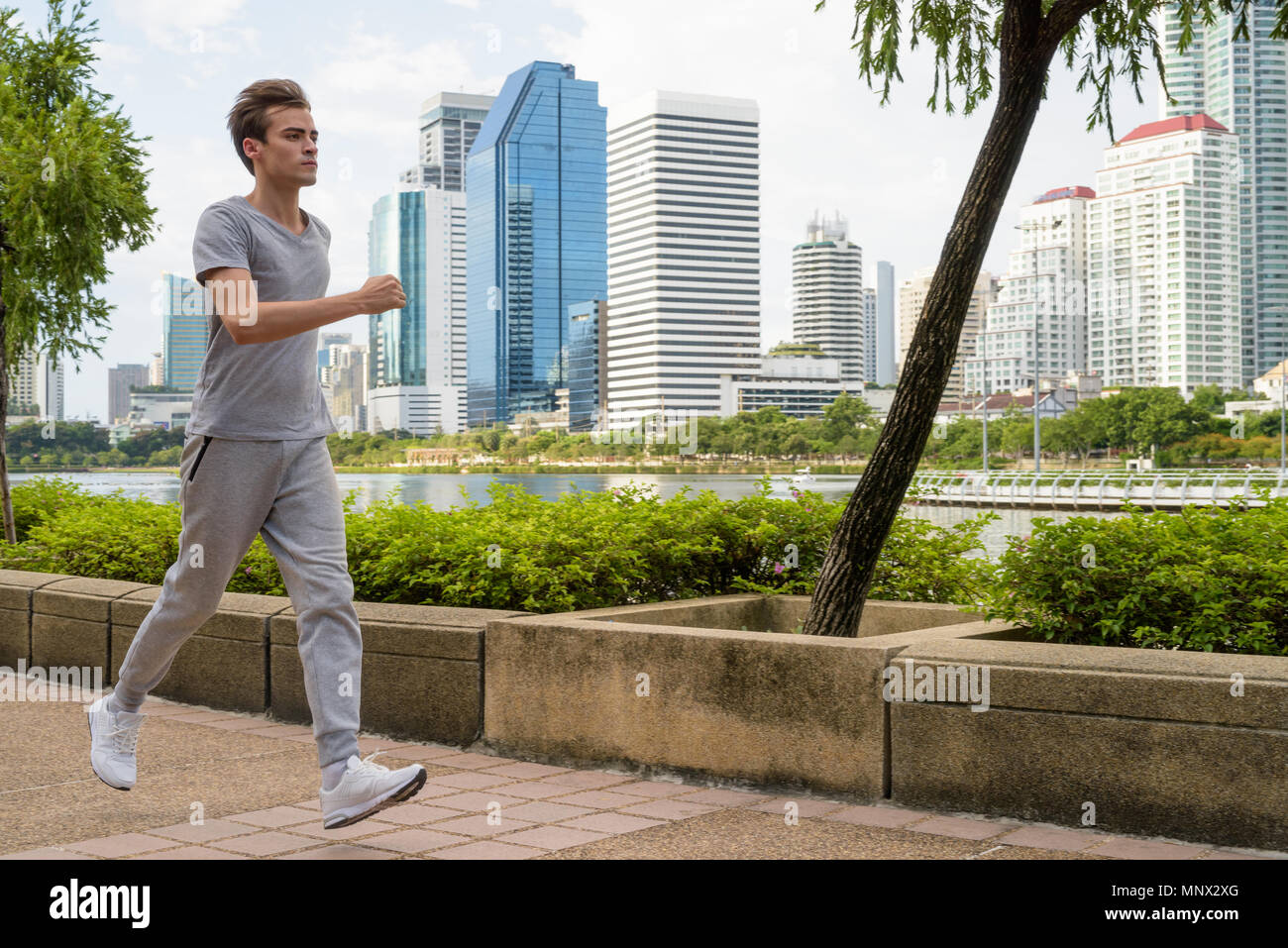 Man jogging park outdoor hi-res stock photography and images - Alamy