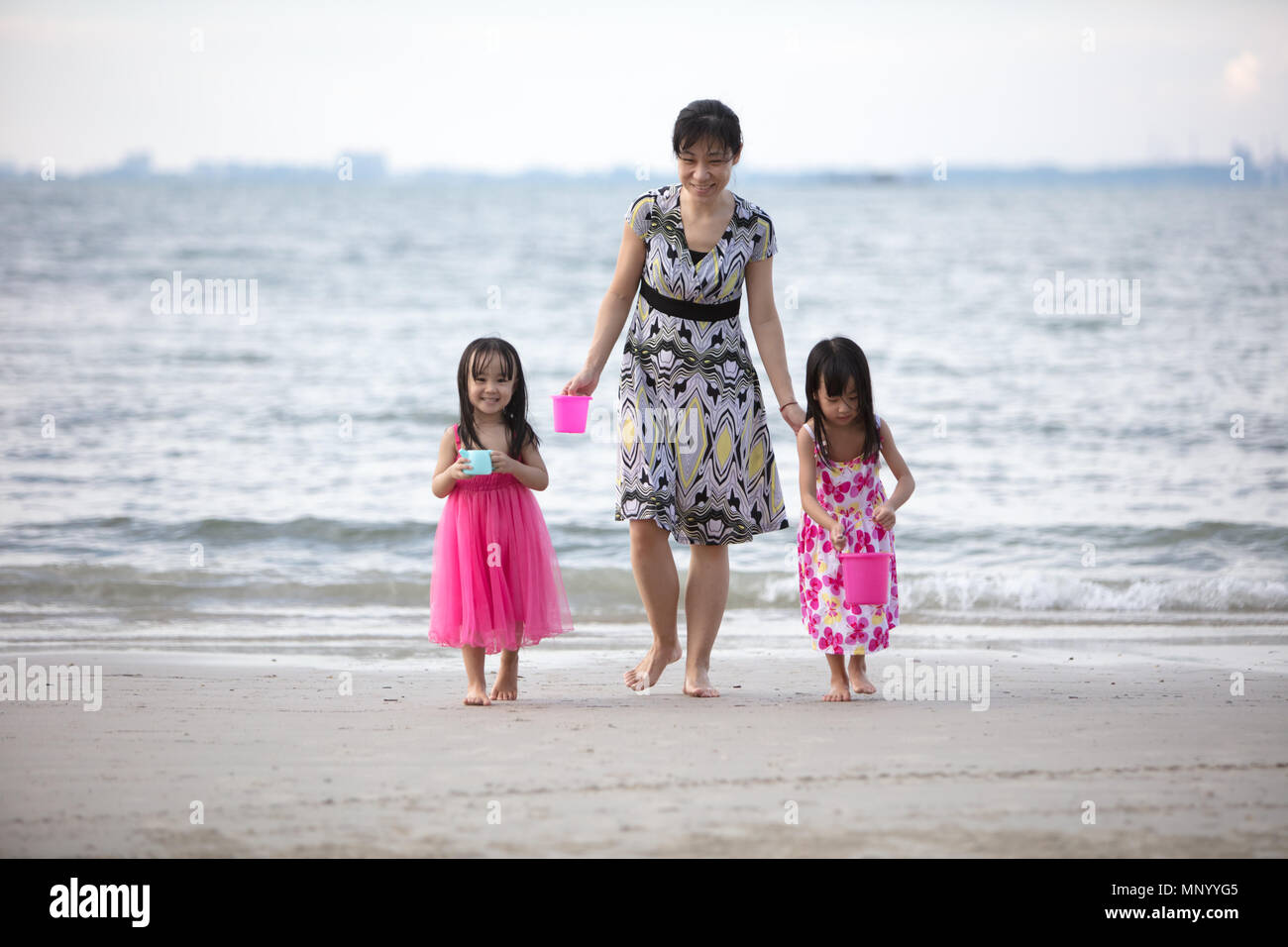 Chinese mum hi-res stock photography and images - Alamy