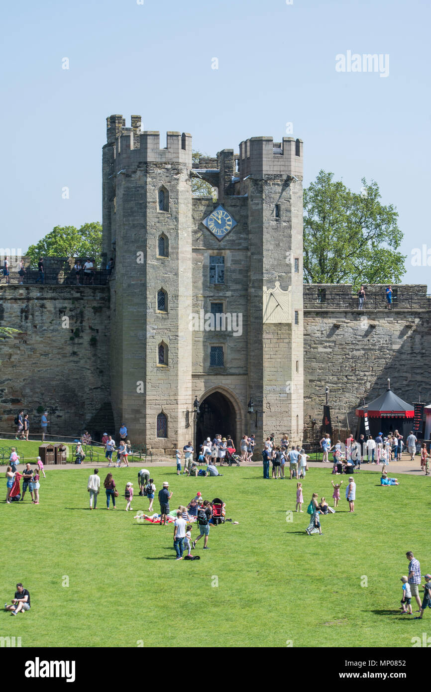 Medieval castle ramparts hi-res stock photography and images - Alamy
