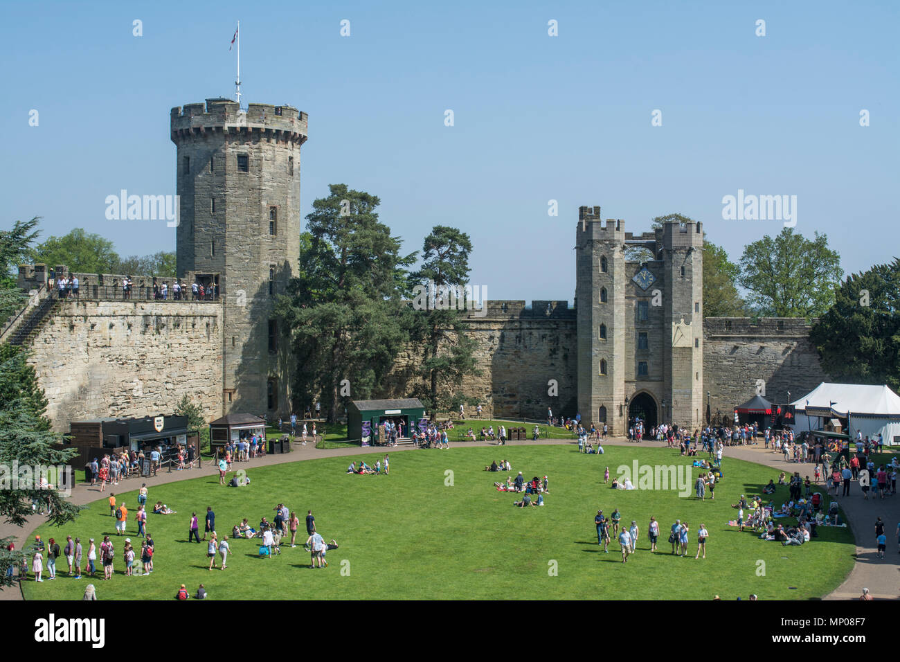 Medieval castle ramparts hi-res stock photography and images - Alamy