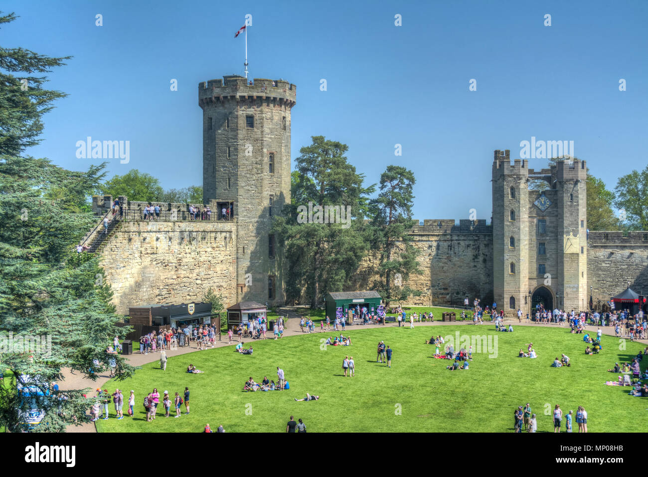 Medieval castle ramparts hi-res stock photography and images - Alamy