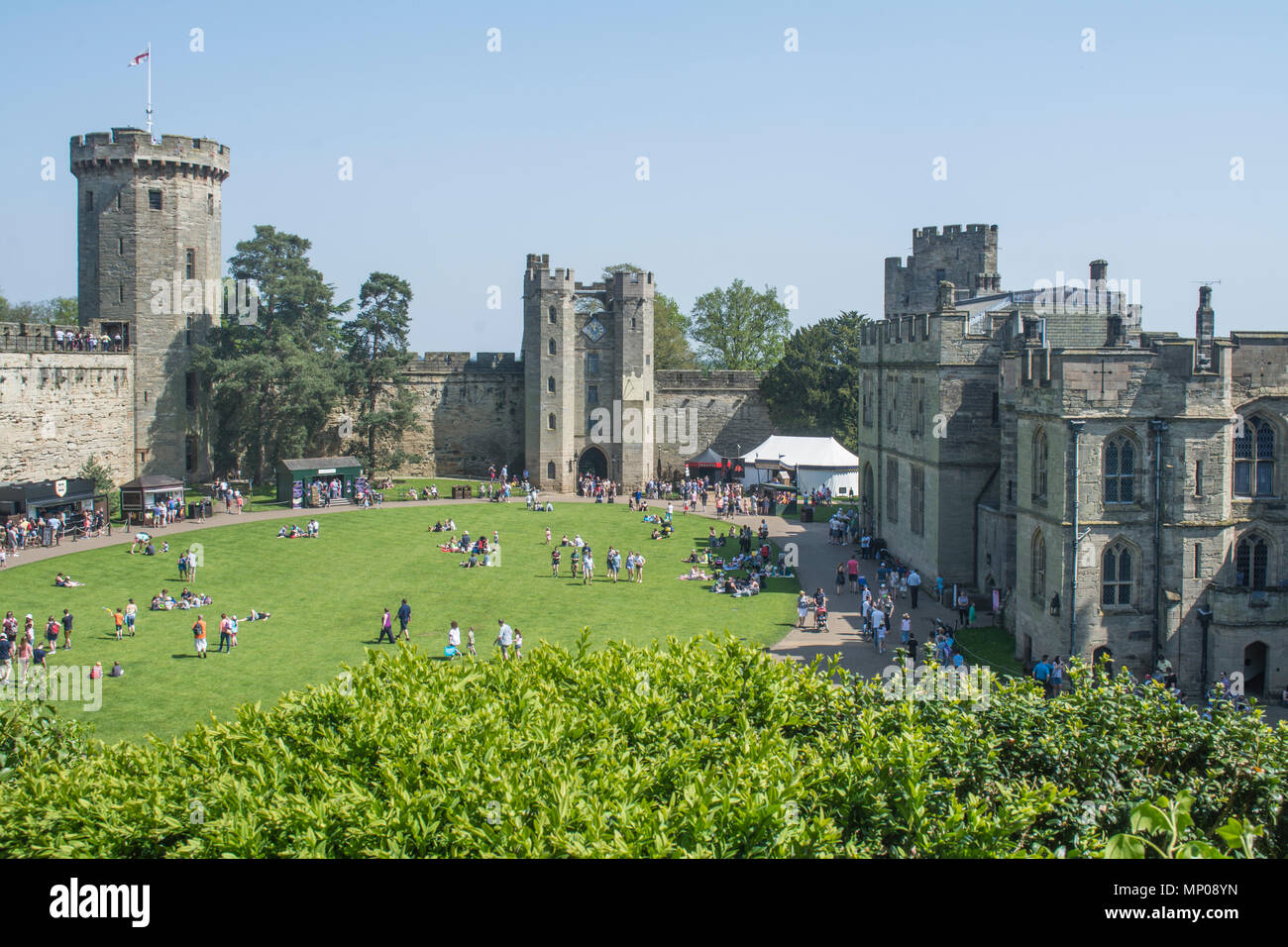 Medieval warwick castle courtyard hi-res stock photography and images ...