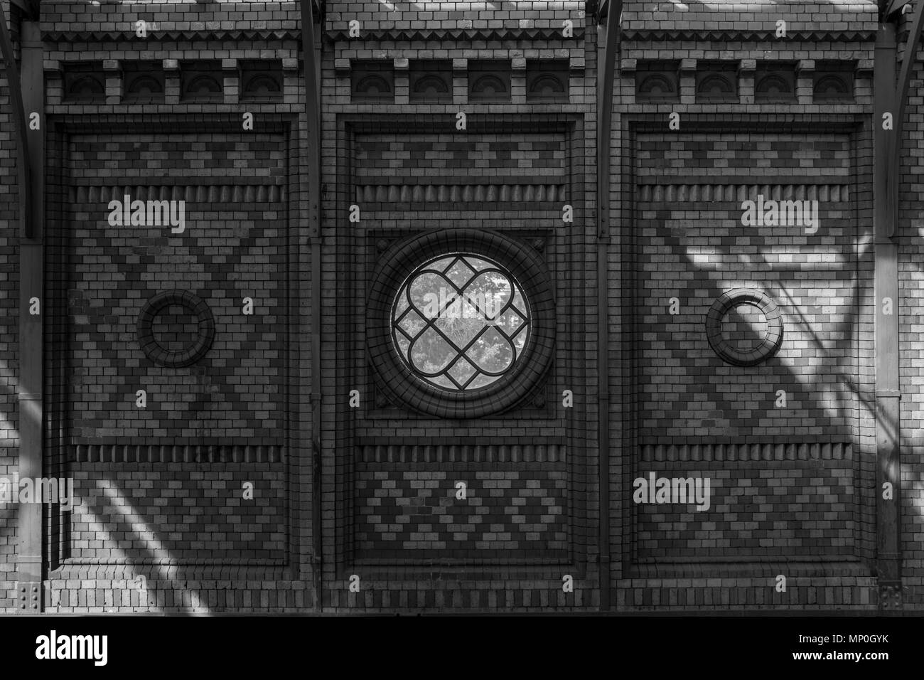 Diamond brickwork pattern hi-res stock photography and images - Alamy