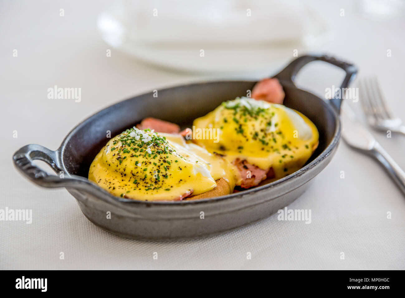 English breakfast with benedict eggs hi-res stock photography and ...