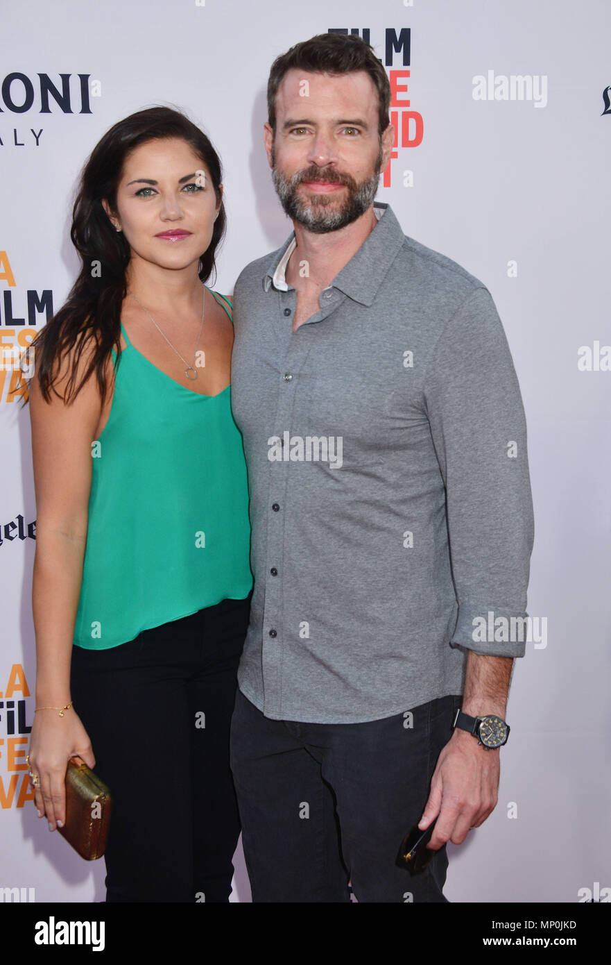 Scott Foley, wife Marika Dominczyk 029 at the premiere of 'The ...