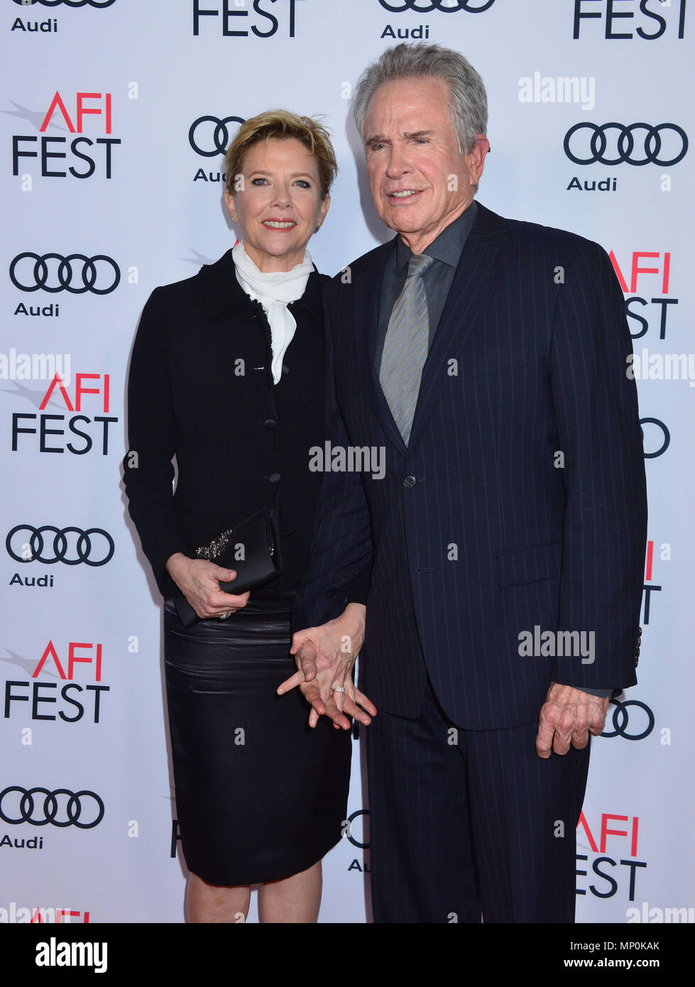 Annette bening 054 red carpet event hi-res stock photography and images ...