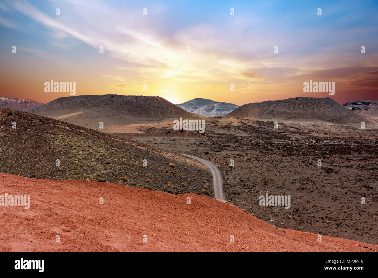 Volcanes timanfaya hi-res stock photography and images - Alamy