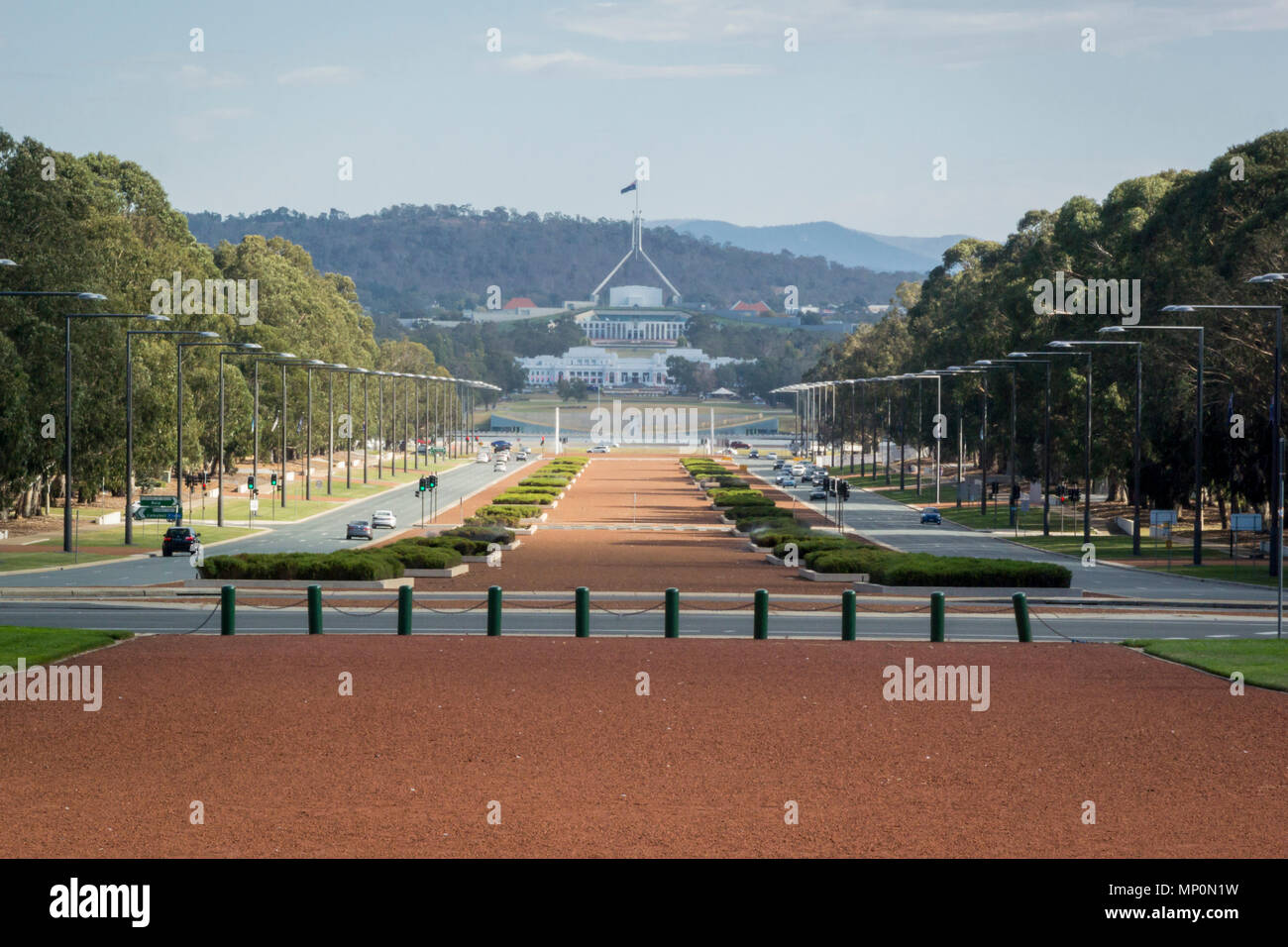 Anzac parade hi-res stock photography and images - Alamy