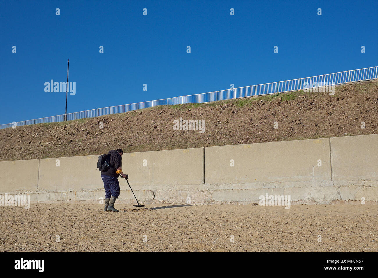 Metal detecting detectorist hi-res stock photography and images - Alamy