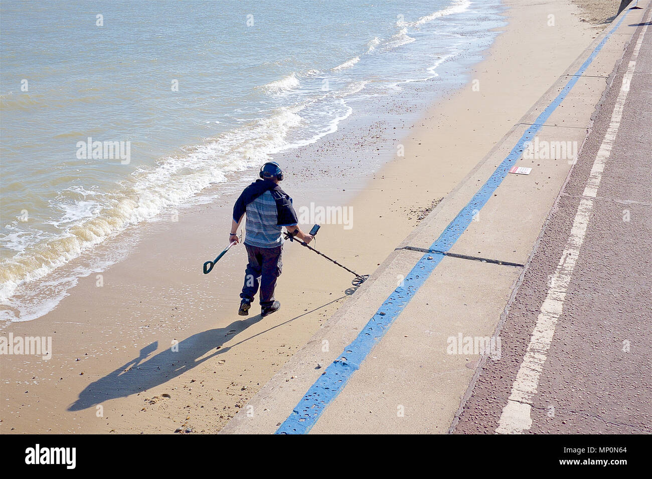 Metal detecting detectorist hi-res stock photography and images - Alamy
