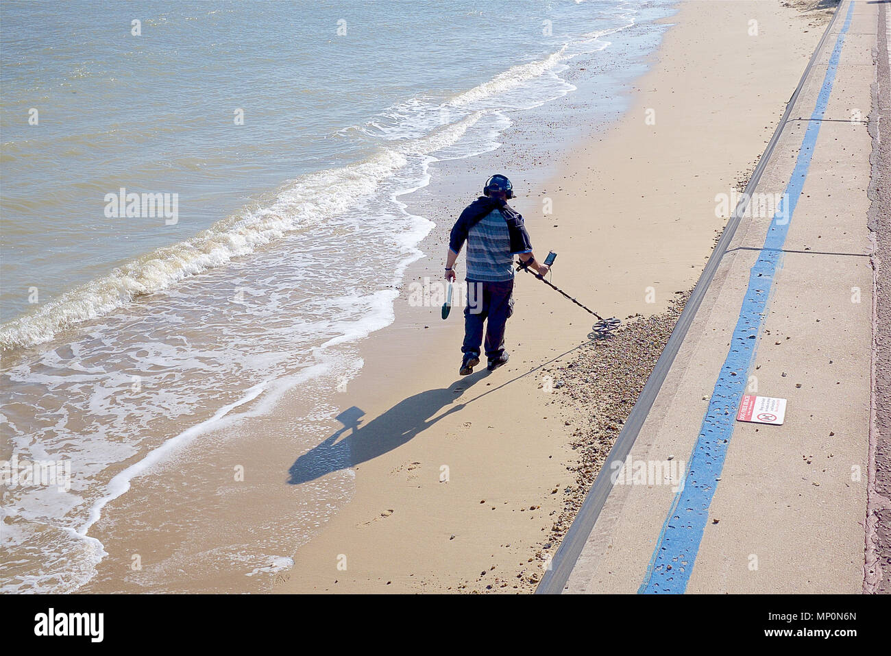 Metal detecting detectorist hi-res stock photography and images - Alamy