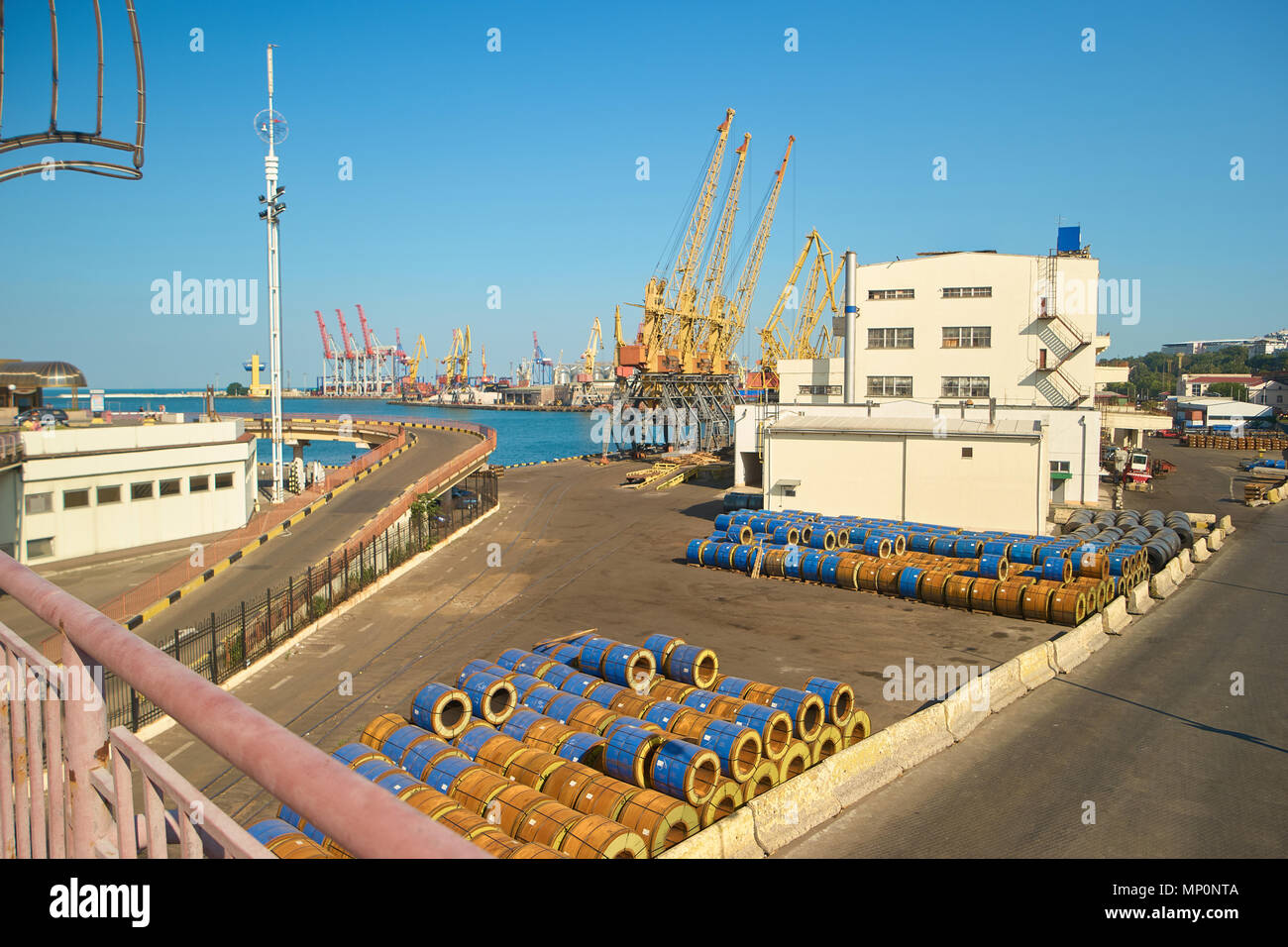 Pile of cargo hi-res stock photography and images - Alamy