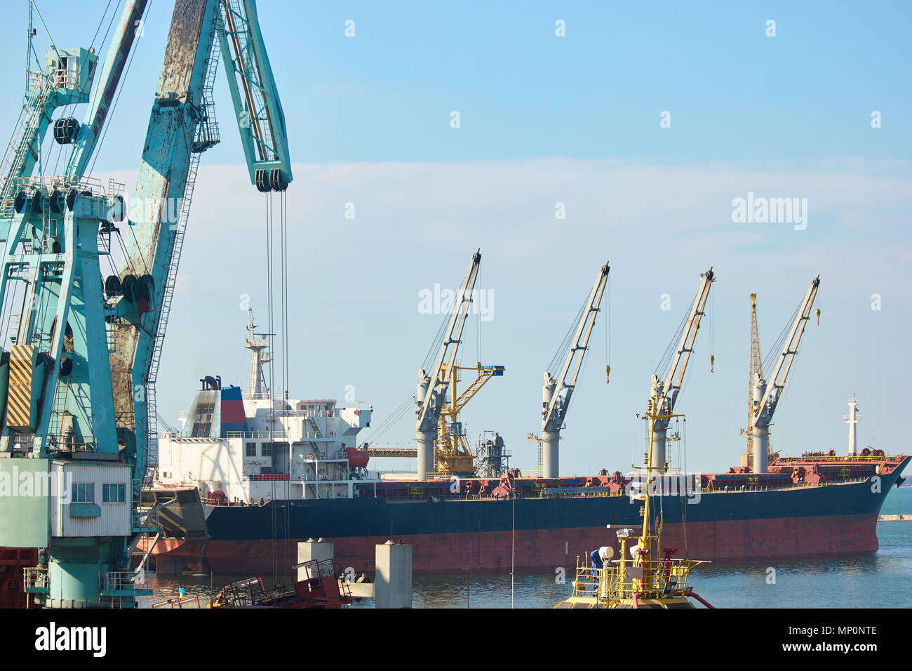 Ship with cranes Stock Photo - Alamy