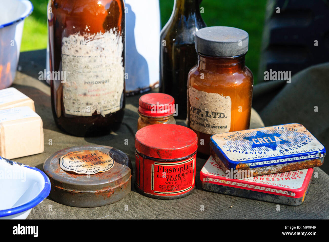 Ww2 items on table hi-res stock photography and images - Alamy