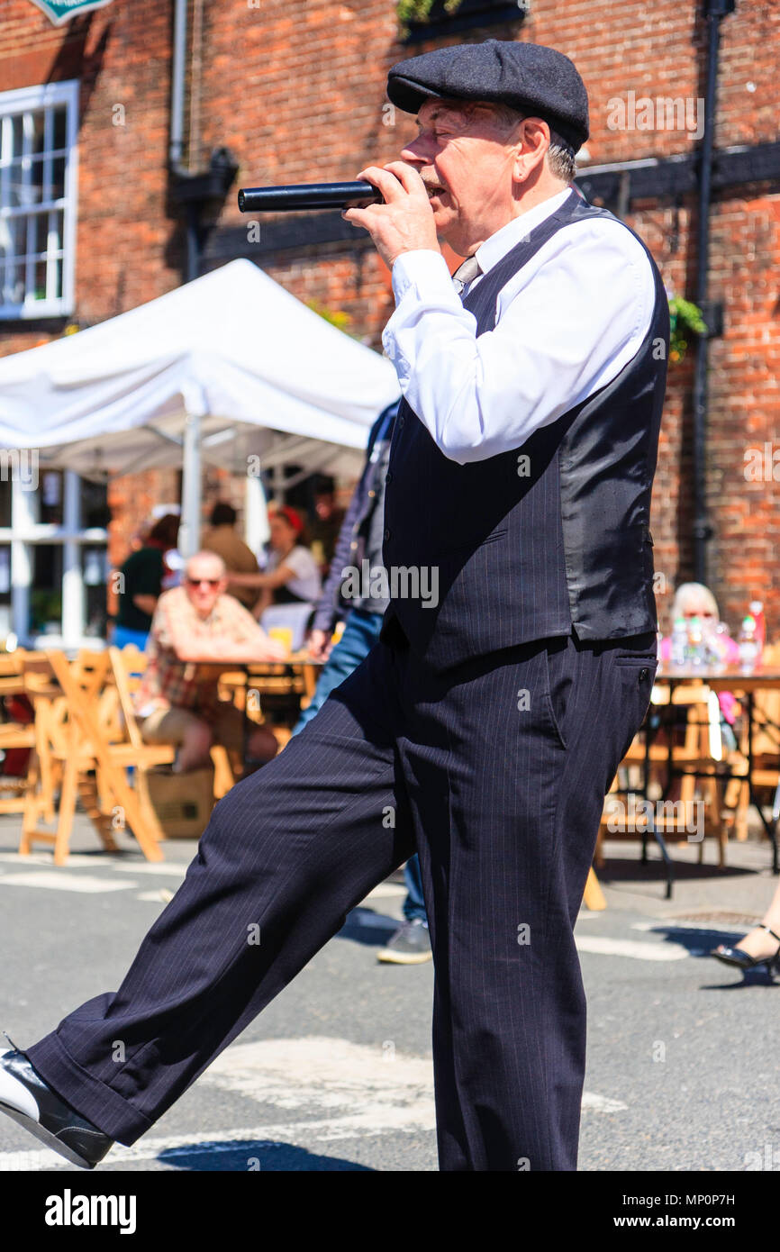 Salute to the 40s popular nostalgic event in England. People dressed in ...