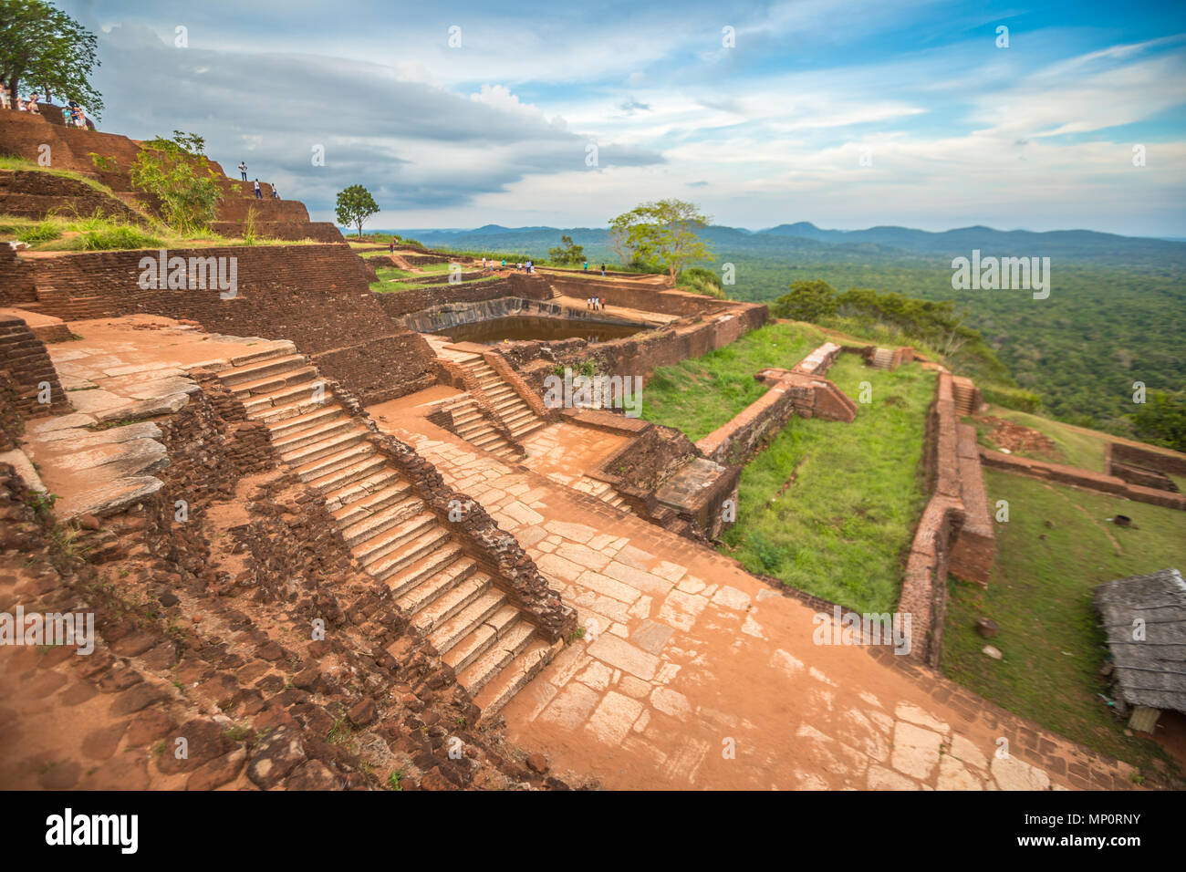 Lion rock sigiriya hi-res stock photography and images - Alamy