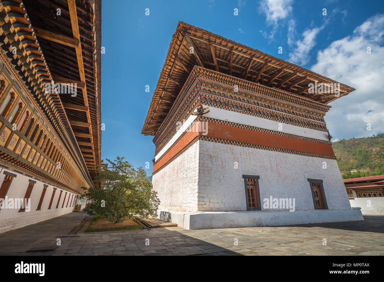 Bhutan historic building hi-res stock photography and images - Alamy