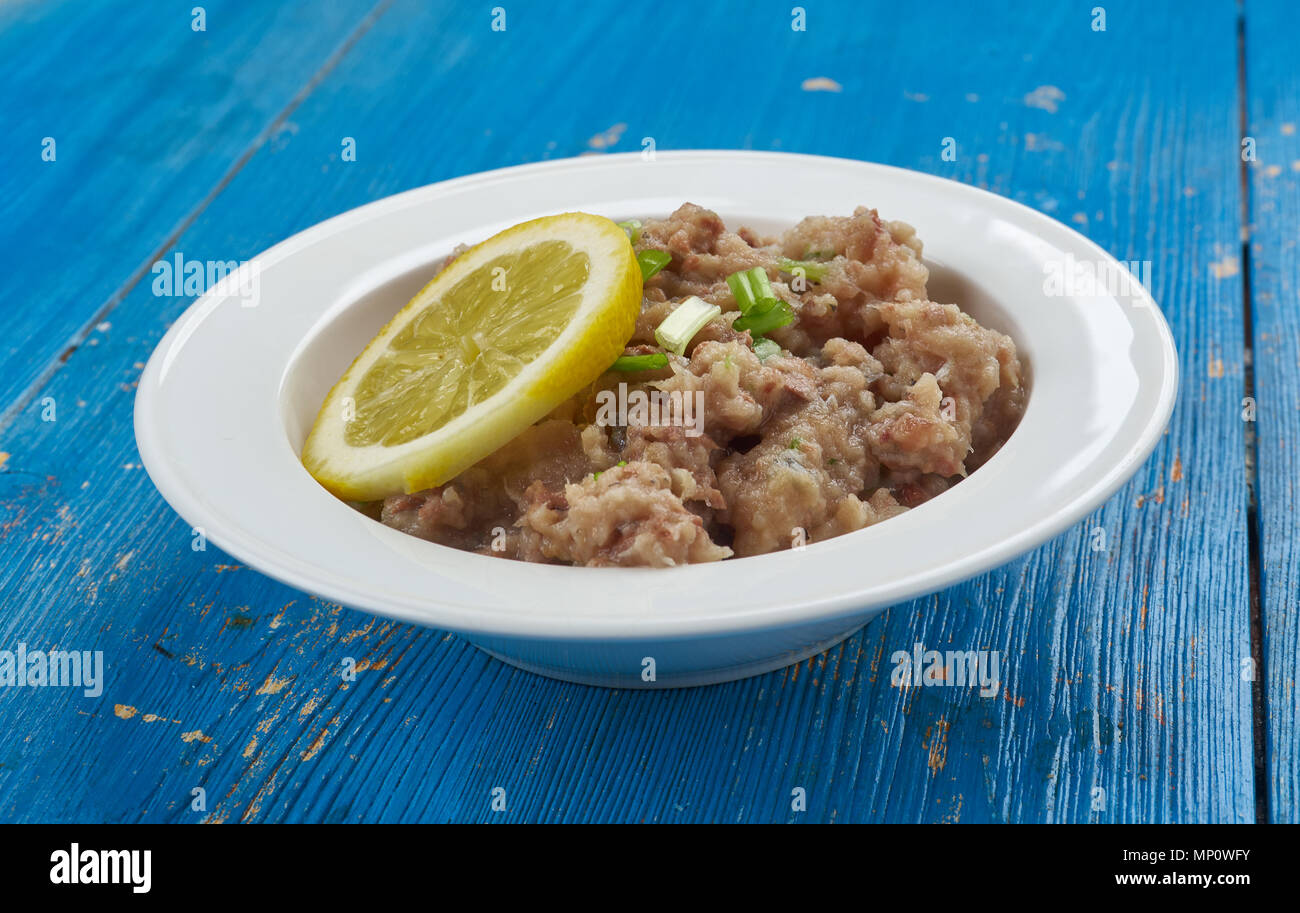 Mas huni - typical Maldivian breakfast, composed of tuna, onion ...