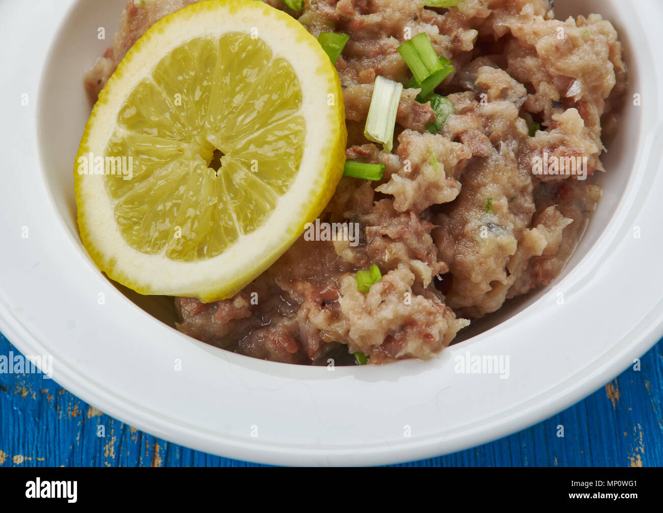 Mas huni - typical Maldivian breakfast, composed of tuna, onion ...